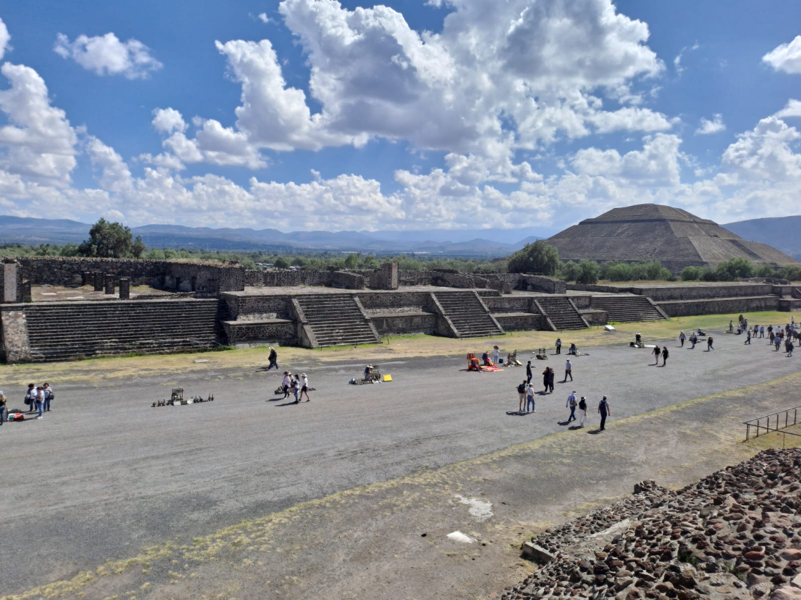Teotihuacan Pyramids & Guadalupe Shrine from Mexico City – Mexitours